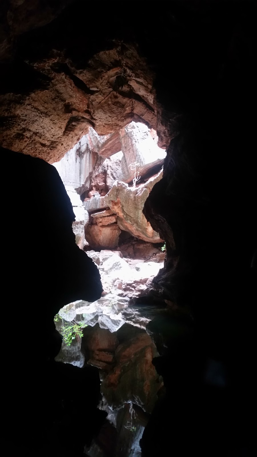 The Top End, Kimberley, Coral Coast and Pilbara 2016: Mimbi Caves