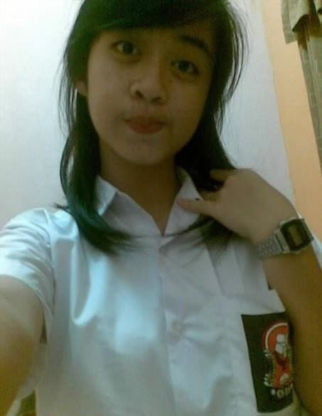 Cewek SMP Bugil Dikamar - Cabe Cabean