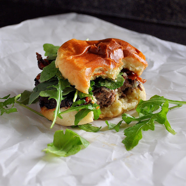 BREANNA'S RECIPE BOX: A Perfect Fall Burger