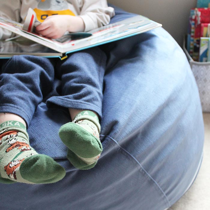 How to Create Cozy Kid's Reading Corner with Free Printable Book Art ...