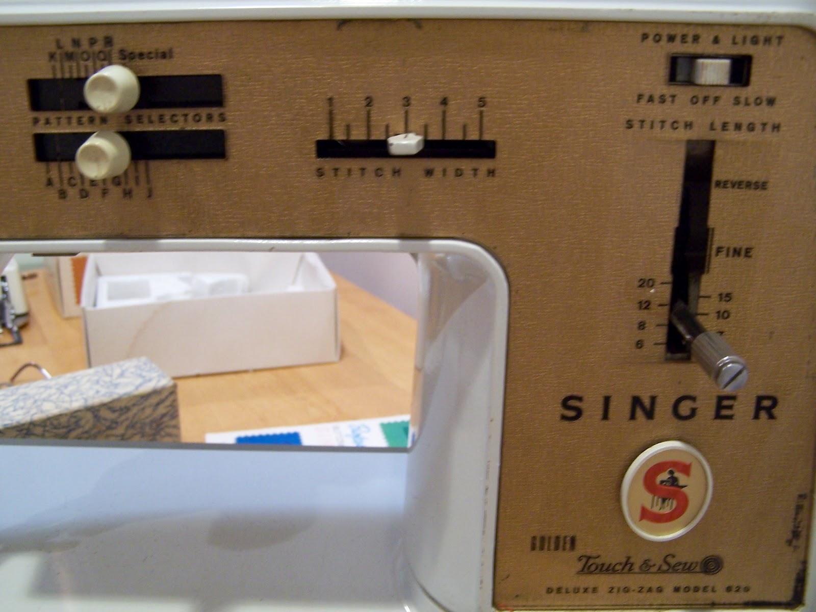 Glady's Gab on Quilts and Quotes: Singer Golden Touch & Sew Model 620 -1966