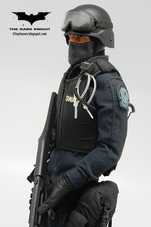 toyhaven: Hot Toys "The Dark Knight" 1/6 Gotham City Police Department ...