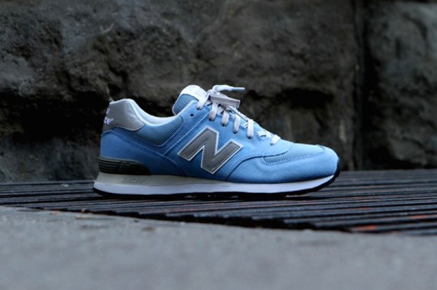 SNEAKERS ALL YOU WANT: New Balance 574 Light Blue