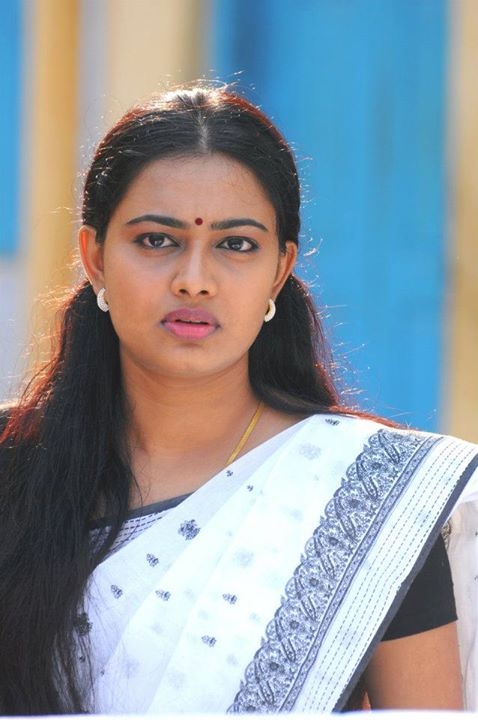 Actress HD Gallery: Divya Vishwanath Malayalam Serial ActressLatest ...
