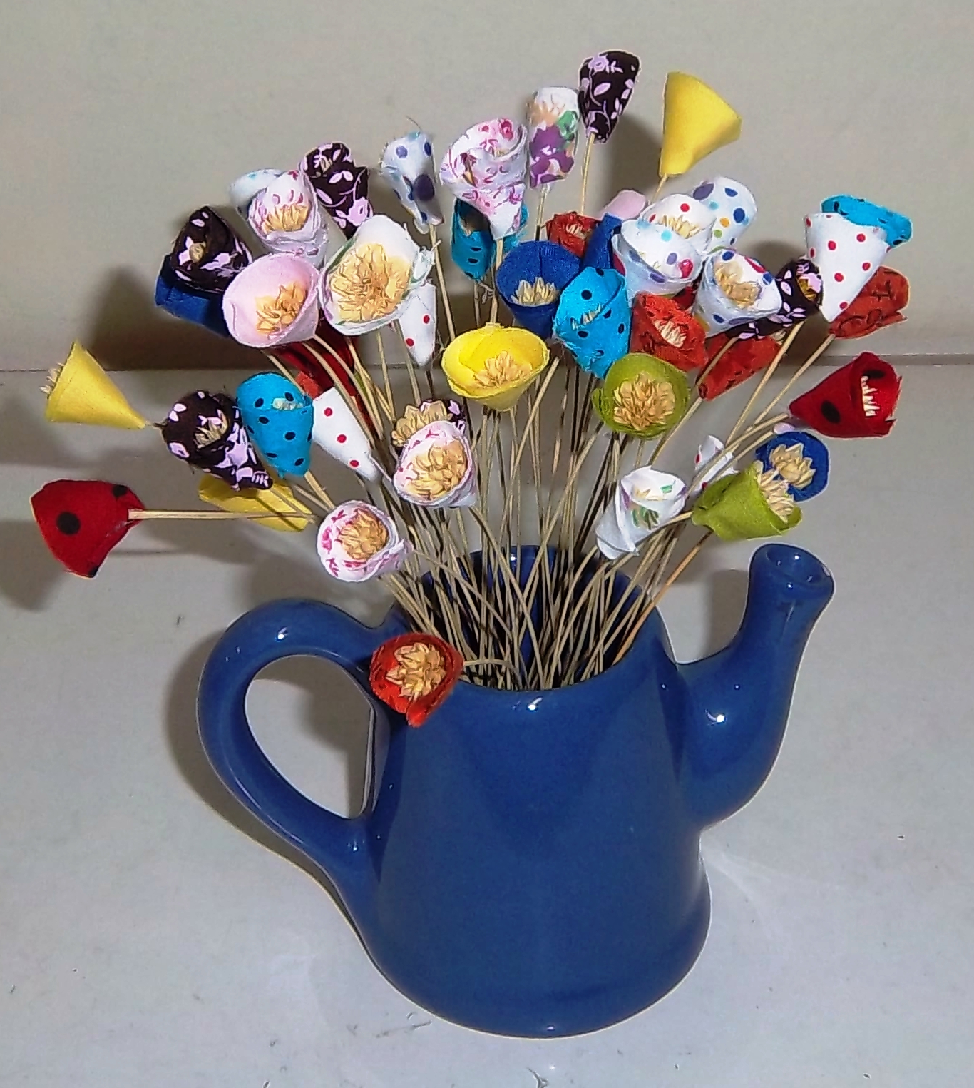 Flores e Retalhos: Florzinhas no Bule