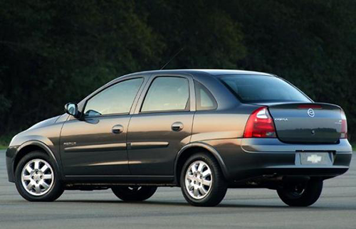 .: El viejo Corsa. El nuevo Corsa