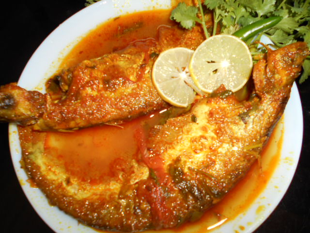 Paramita's Kitchen: Pabda Macher Jhal / Pabo Cat Fish Spicy Gravy ...