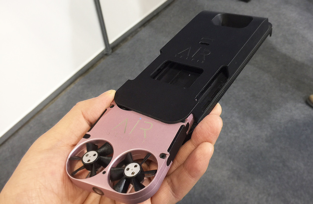 드론을 품은 스마트폰 케이스 AirSelfie 한국에서도 판매합니까? [CES2017] : 네이버 블로그