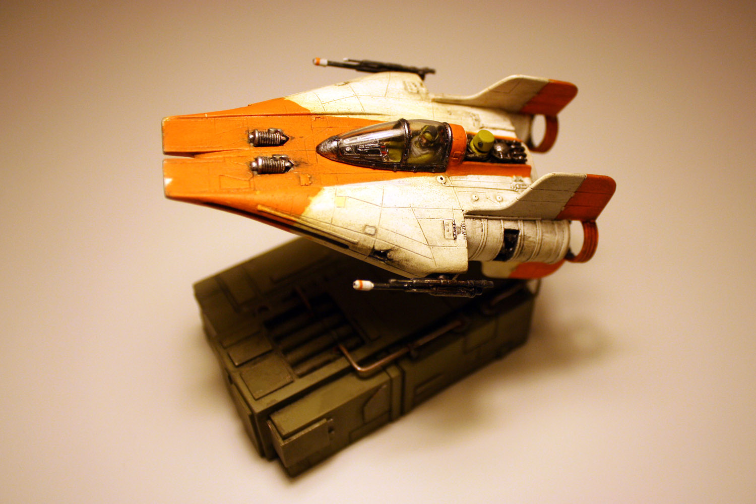 1/72 scale A-wing modified for droid | RPF Costume and Prop Maker Community