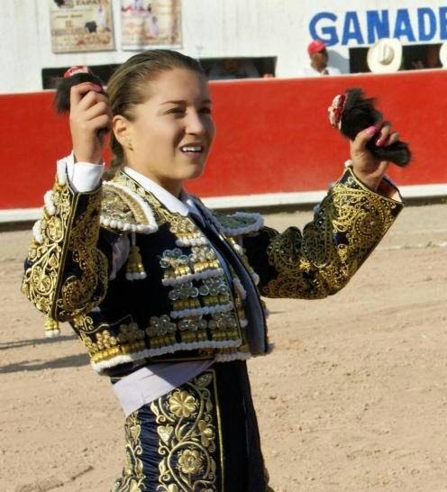 Lascosasdeltoro: Rocio Morelli será apoderada por Manuel Herrero.