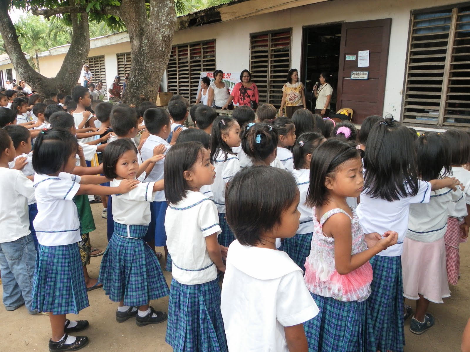 BCN Community news: PROJECT HELP IN BICOL REGION