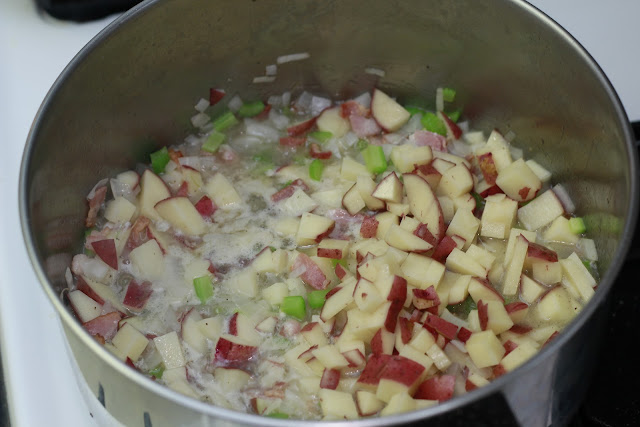 Mac&Cheese&Peas: Clam Chowdah on a Summer Night