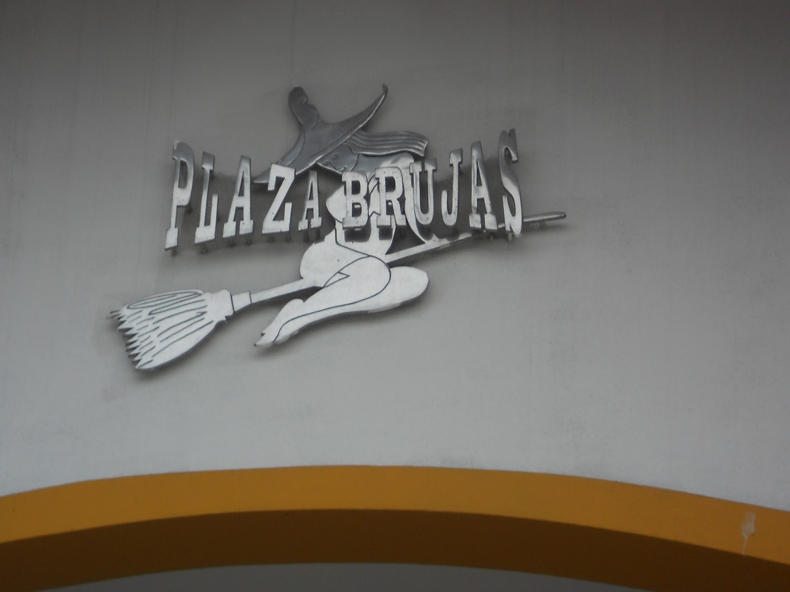 Escazu News: Coleccion de Brujas y Brujos de Escazu