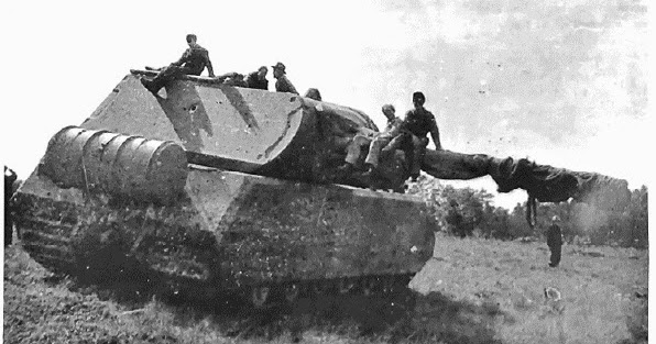 World War II in Pictures: Maus Panzer VIII Tank