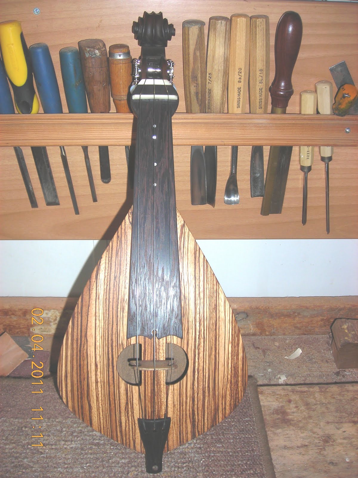 ΚΑΛΛΙΤΕΧΝΙΚΟ ΕΡΓΑΣΤΗΡΙ ΛΥΡΑΣ_ATELIER luthier LYRA_Κρητική παραδοσιακή ...