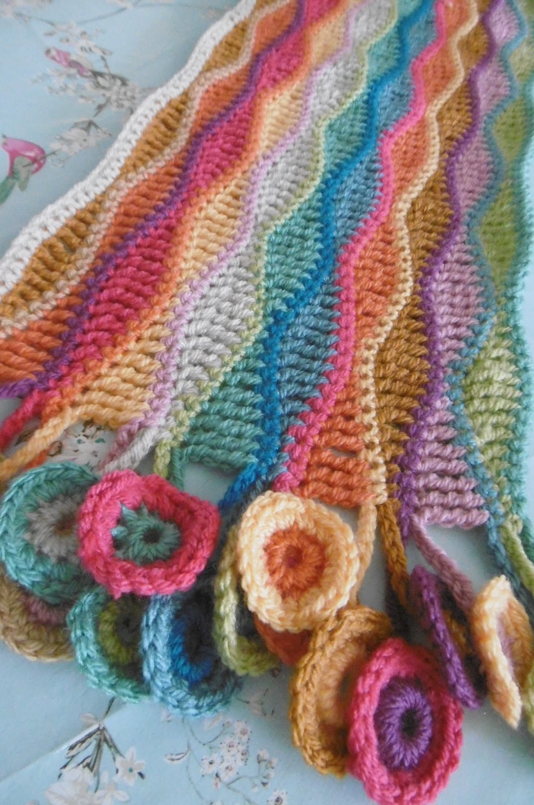 Susan Pinner: 16 Cowl, Scarf, wrap PATTERNS