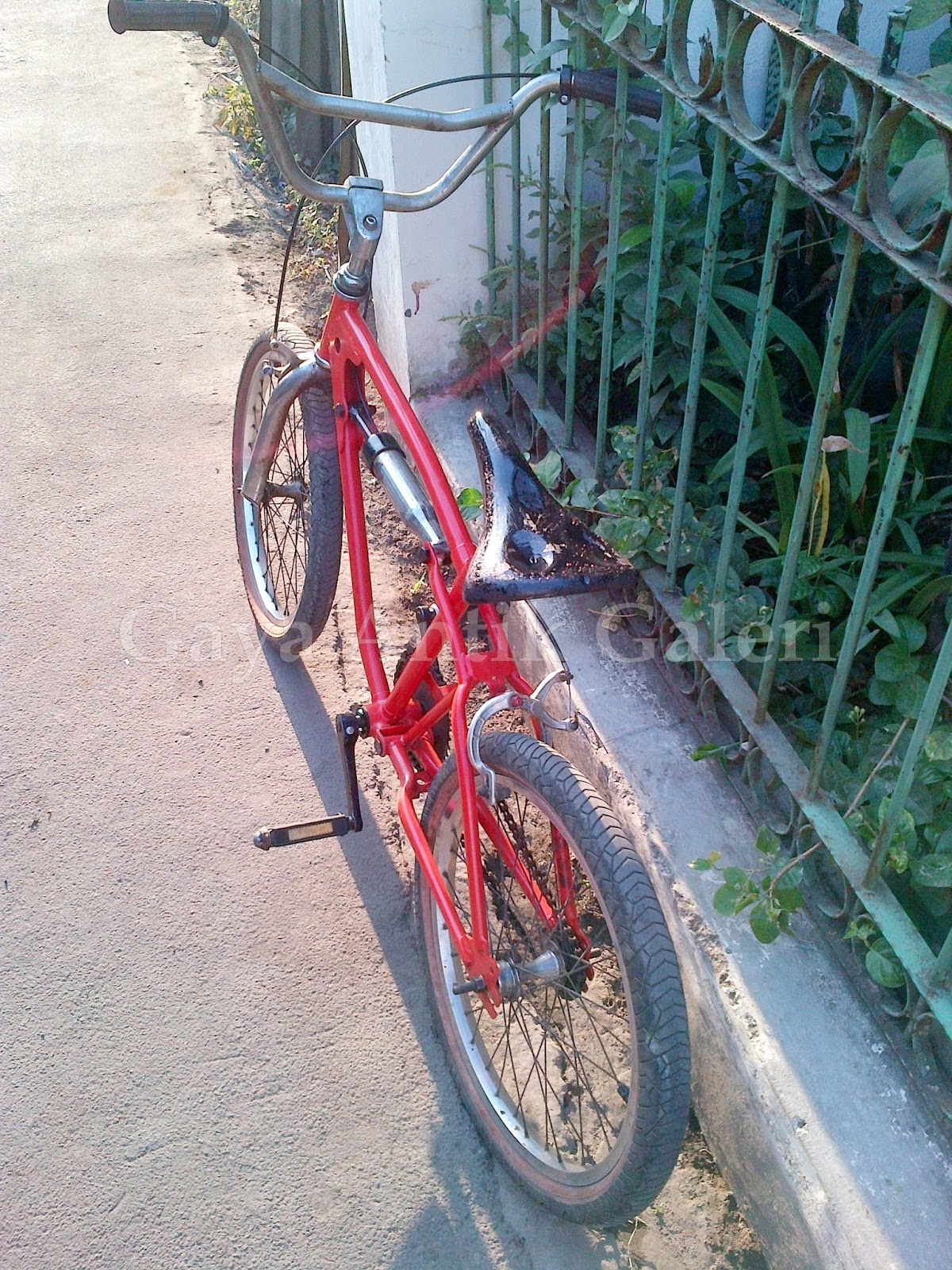 Gaya Antik Galeri : Sepeda BMX Jadul Unik Frame Bersuspensi (TERJUAL ...