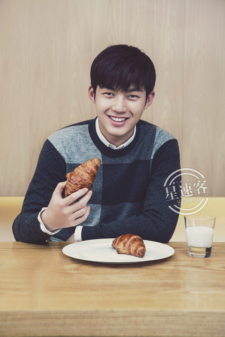 This Guy's World: Just Because - Dong Li