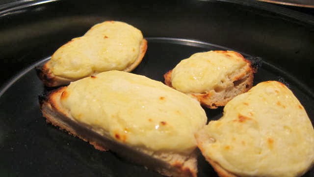 Dalmatian Mom: Canapés au Fromage - Ost kanapéer