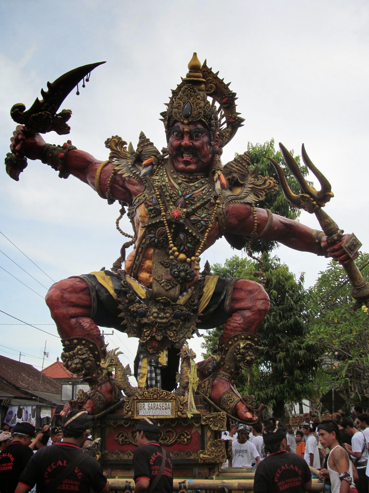 Balinese: Perayaan Ogoh-Ogoh Di Bali
