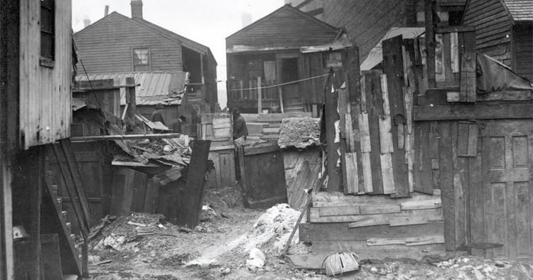 Daily Life in Chicago Tenements – Urban History