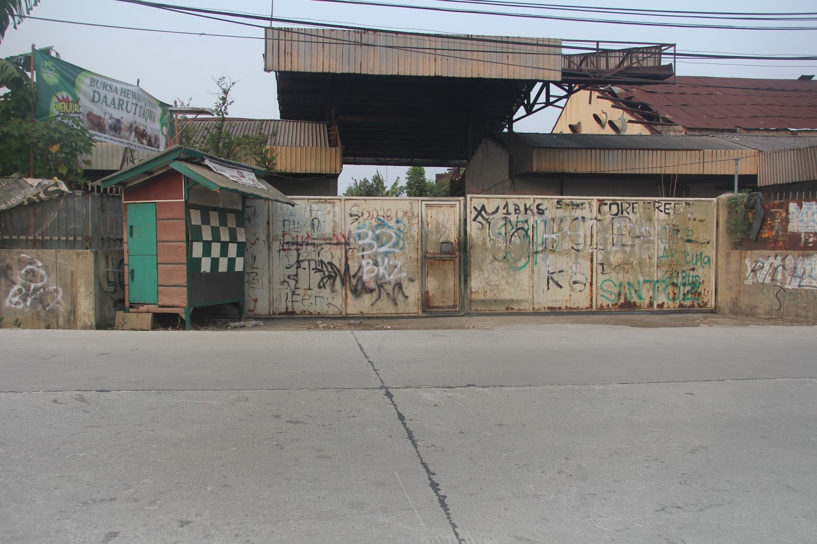 MARI MEMBEDAH MISTERI PABRIK ANGKER DI BEKASI ~ Fadhlo's