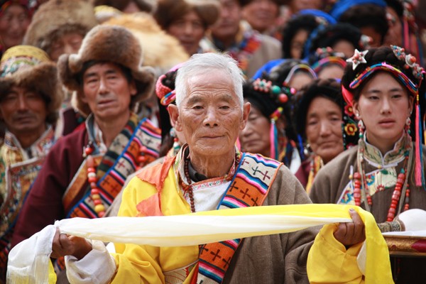 Orang Tibet merayakan Tahun baru Tibet ~ China Indonesia Information
