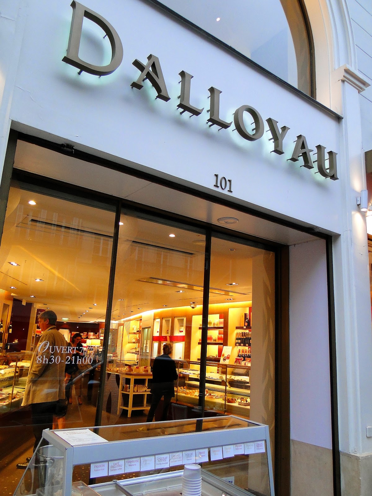 Dalloyau (Paris, FRANCE) ★★★☆☆ | A traveling foodie's gastronomic diary from around the world...