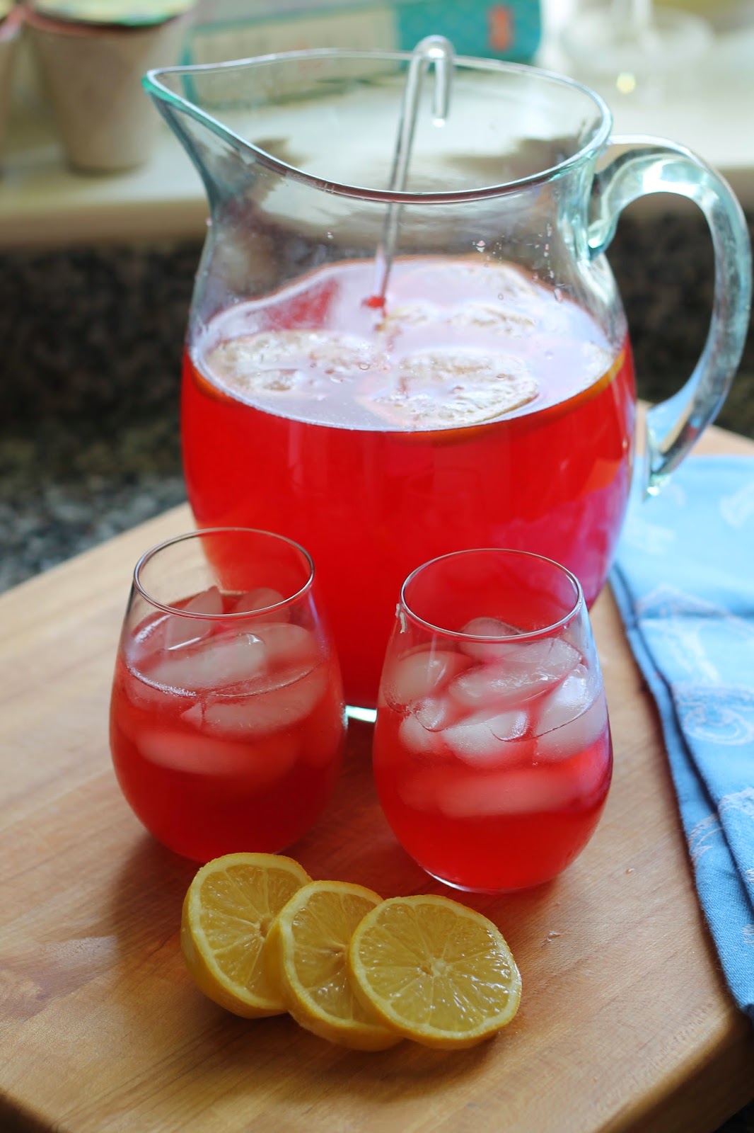 Young and Entertaining: Hot Pink Lemonade