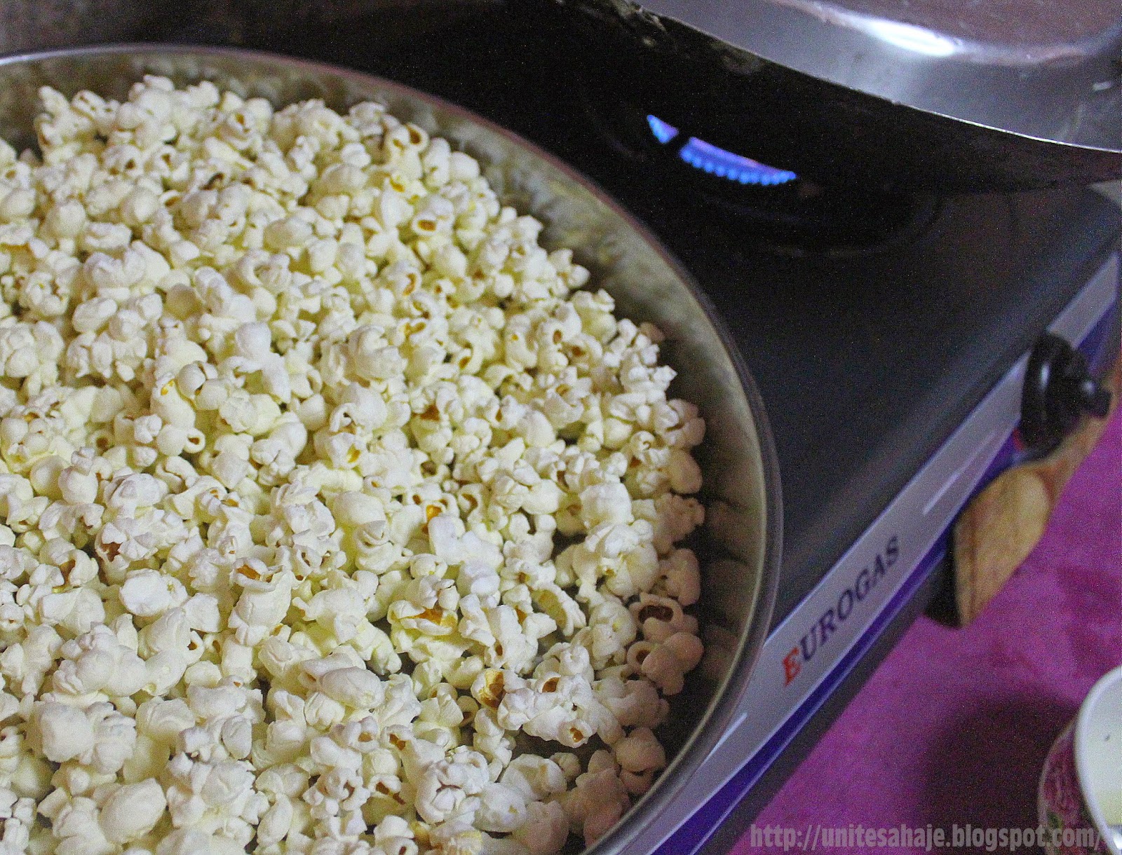 Tangan Mengada Buat Popcorn Karamel Ala-Ala Royale Popcorn