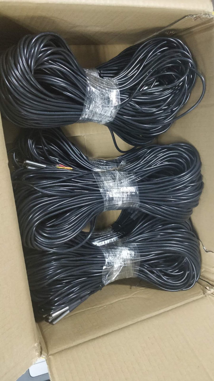 Vsec Elec.: ds18b20 temperature sensor pack up for shipment to customers.