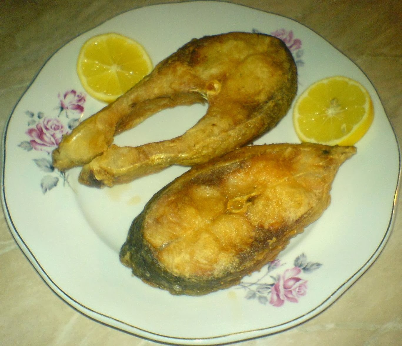 Peste Novac prajit cu mujdei de usturoi | Preparatedevis.ro