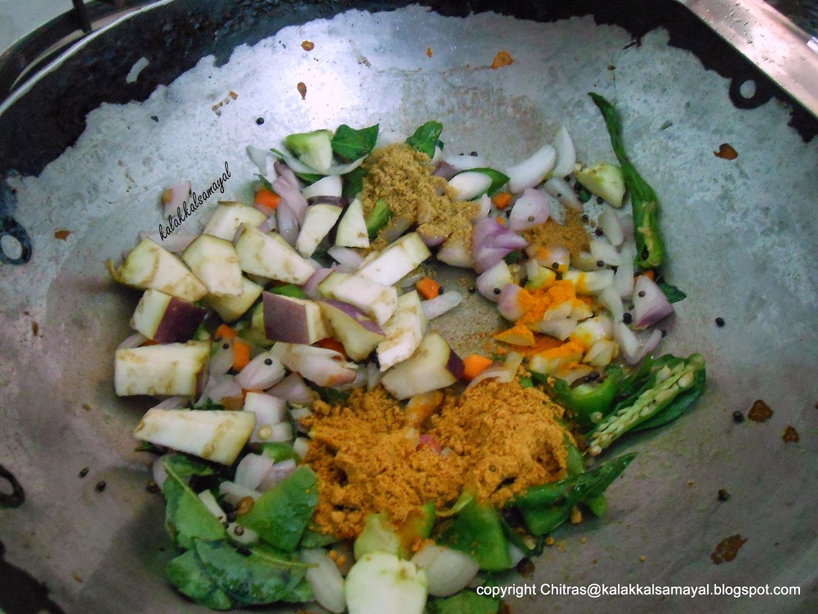 kalakkalsamayal: Katharikkai Idly Sambar