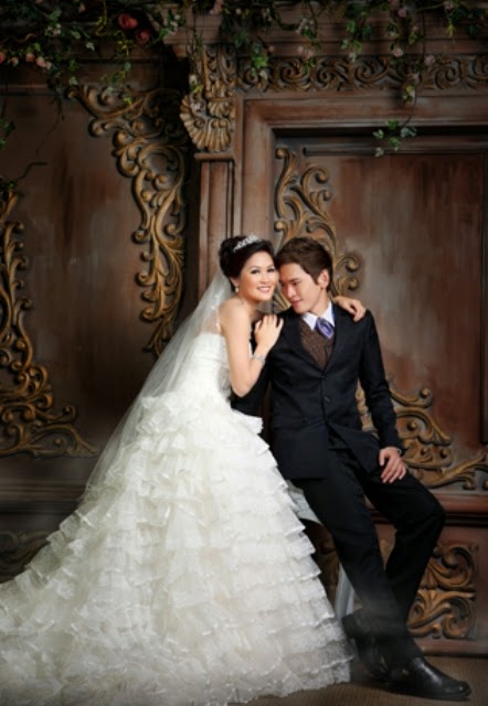 Foto Pre Wedding Indoor | Ide Kreatif Pernikahan