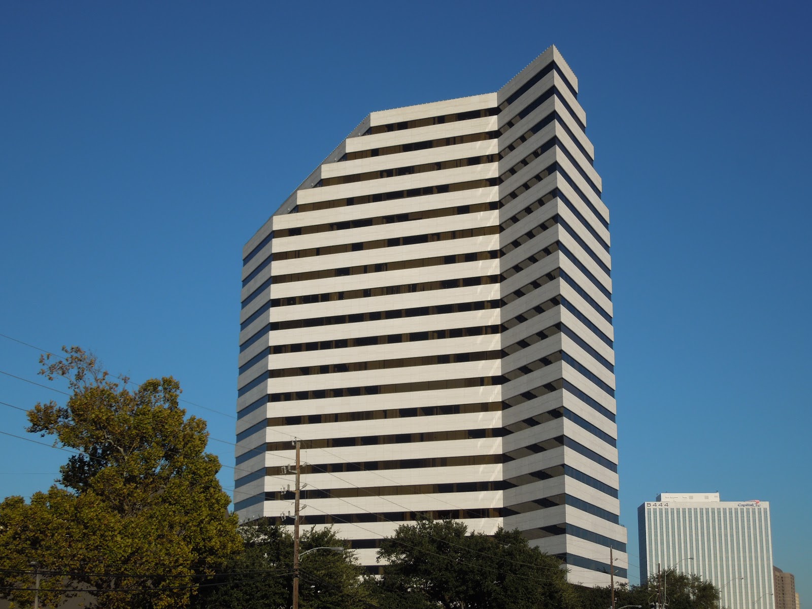 Houston in Pics: Houston Architecture: Study of Stripes and Sharp Edges
