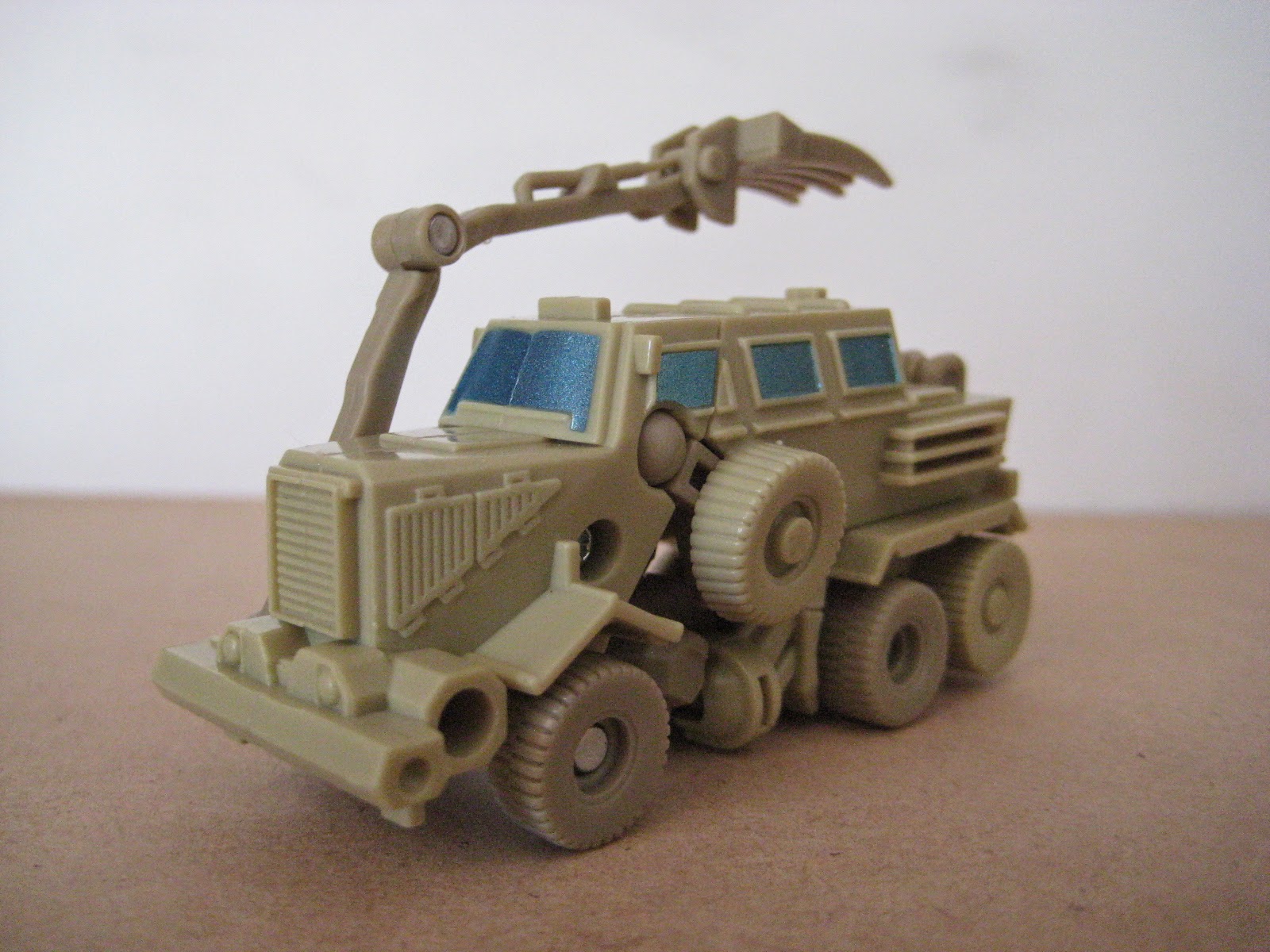 ChCse's blog: Toy Review: Transformers EZ Collection Movie Bonecrusher