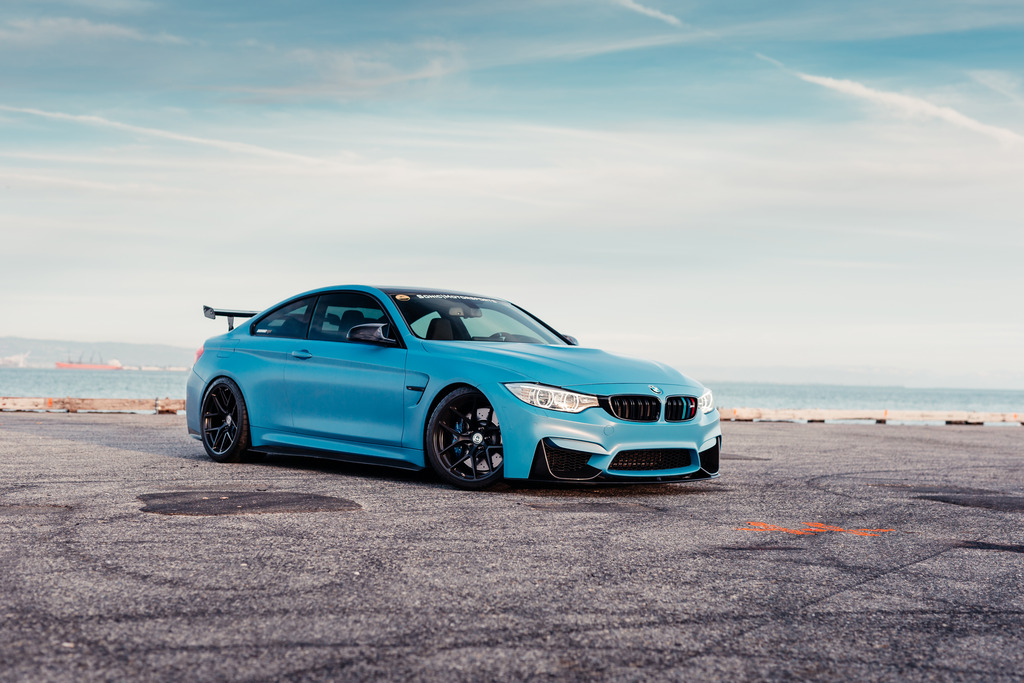 Frozen Yas Marina Blue BMW M4 Is The Ultimate Smurf - Types cars