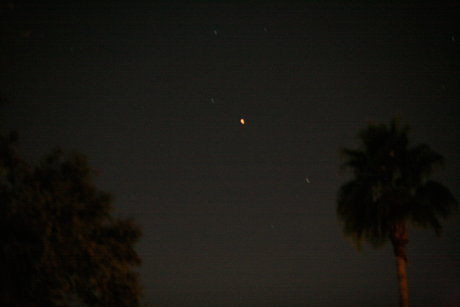 The Vike Factor: About 5 Slow Moving Orange Pulsing Round Lights Over ...