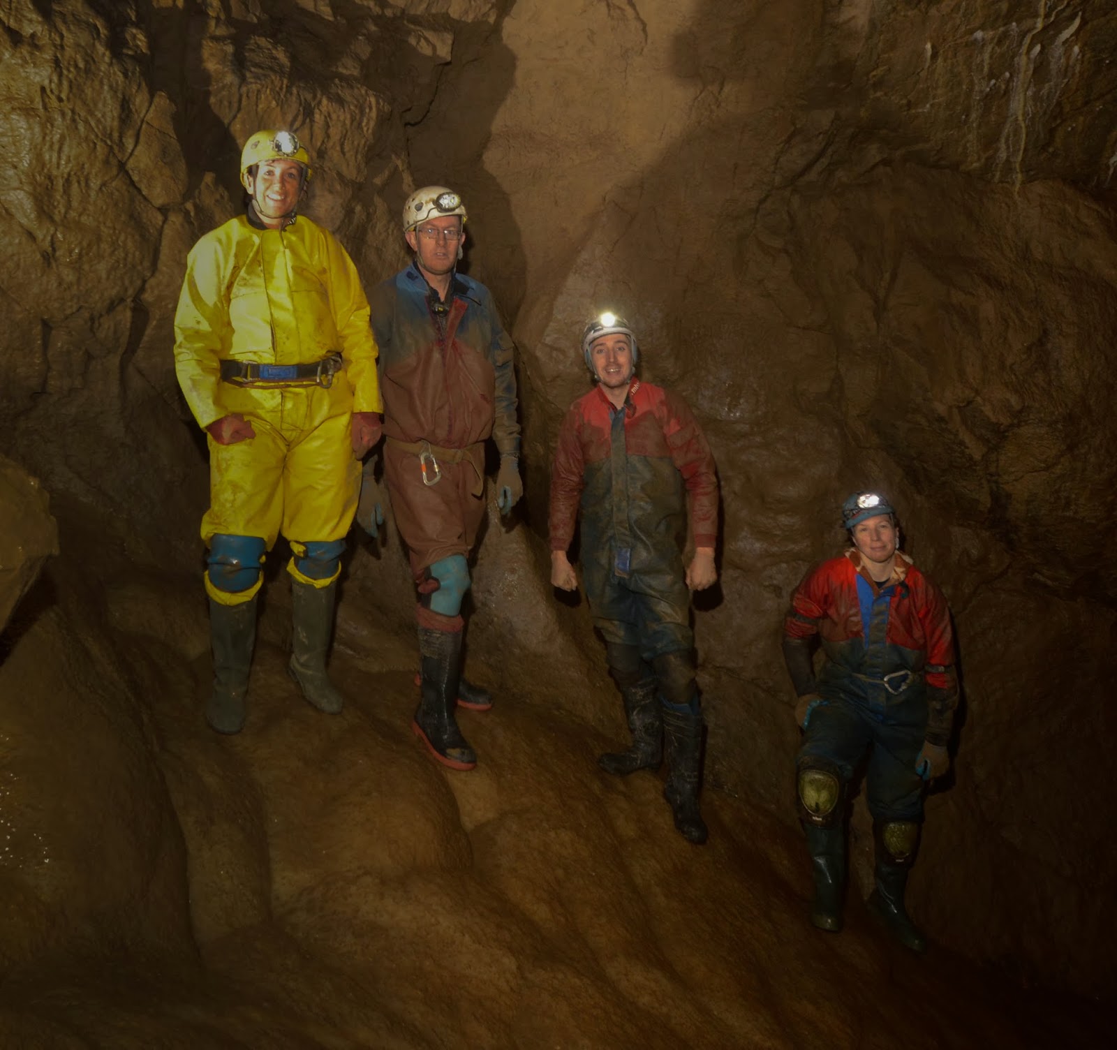 Dudley Caving Club: A trip to Neil Moss Chamber Peak Cavern