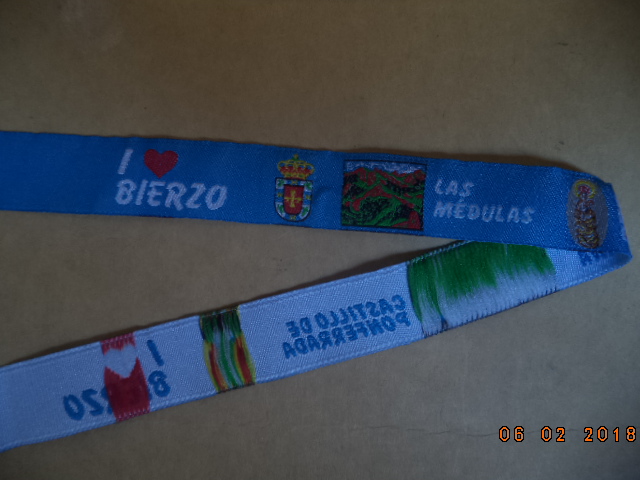 obierzoceibe: LA BANDERA DE EL BIERZO MÁS PRESENTE.