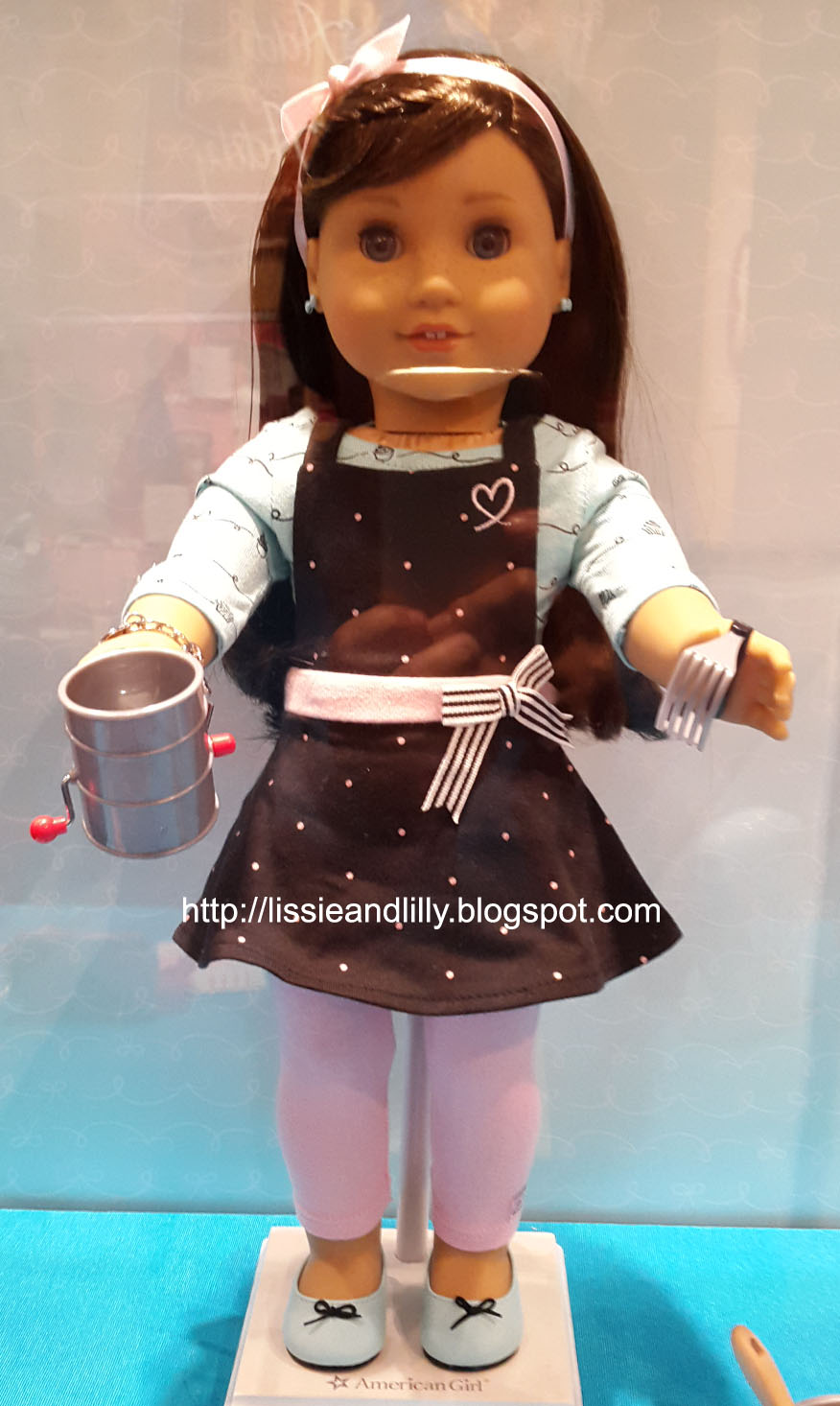 Lissie & Lilly: Store Photos of Grace Thomas Doll, Outfits, & Books