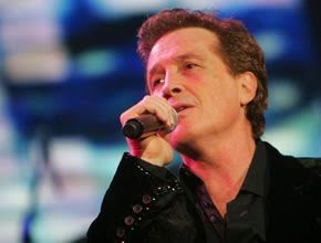 NOTICIAS Y EFEMERIDES MUSICALES Y DEL CINE: EMMANUEL, UN 16 DE ABRIL ...