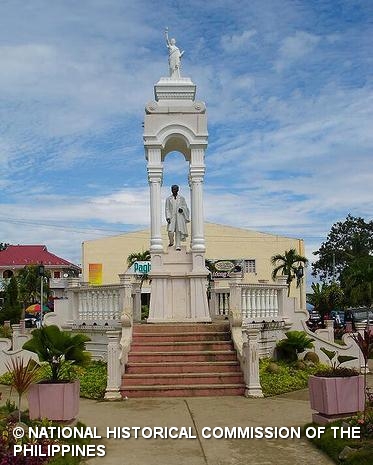 Sari-saring Monumento Alay Kay Rizal: Loon Public Plaza - Loon, Bohol