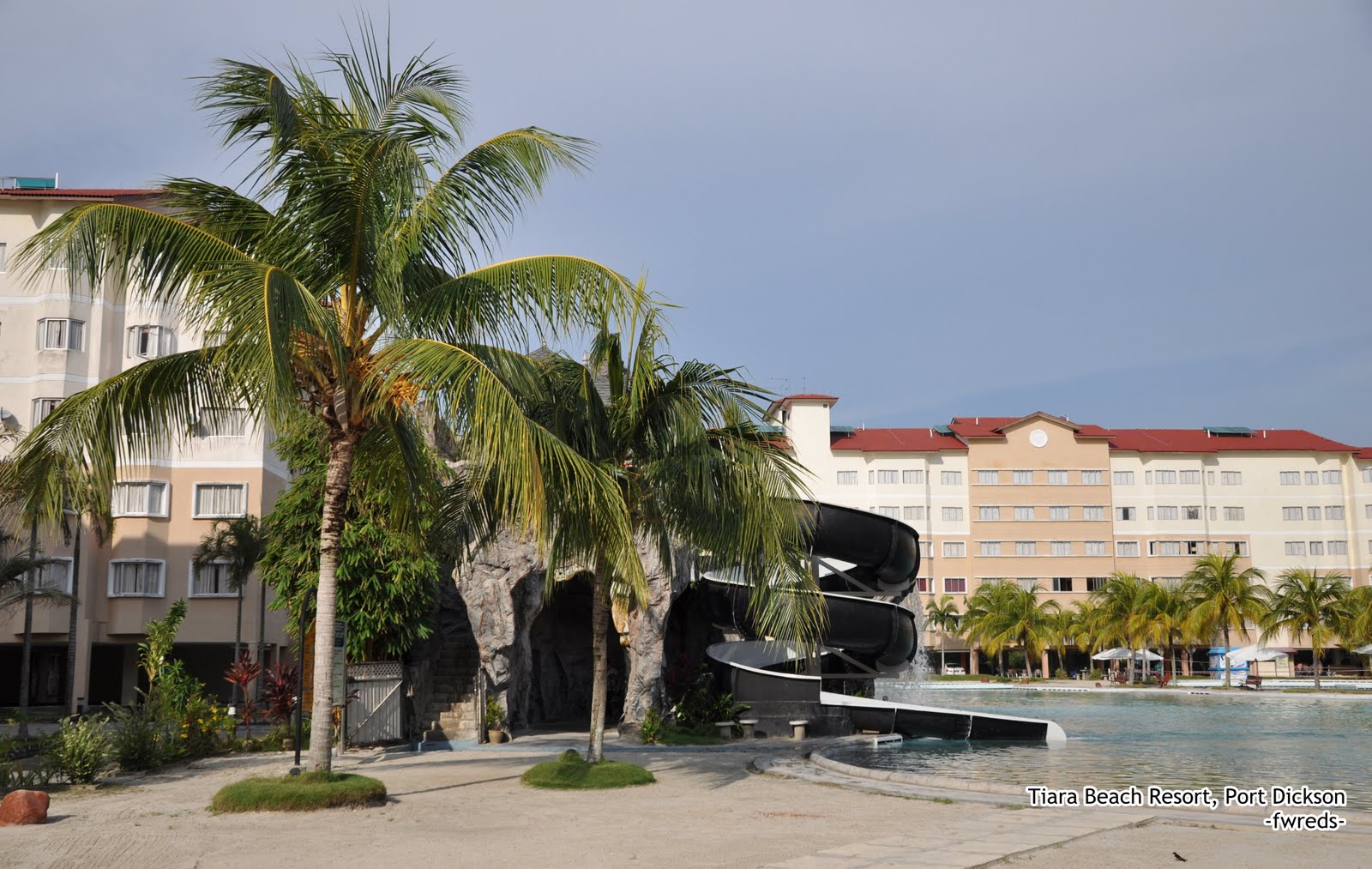 DAUS REDSCARZ: Tiara Beach Resort