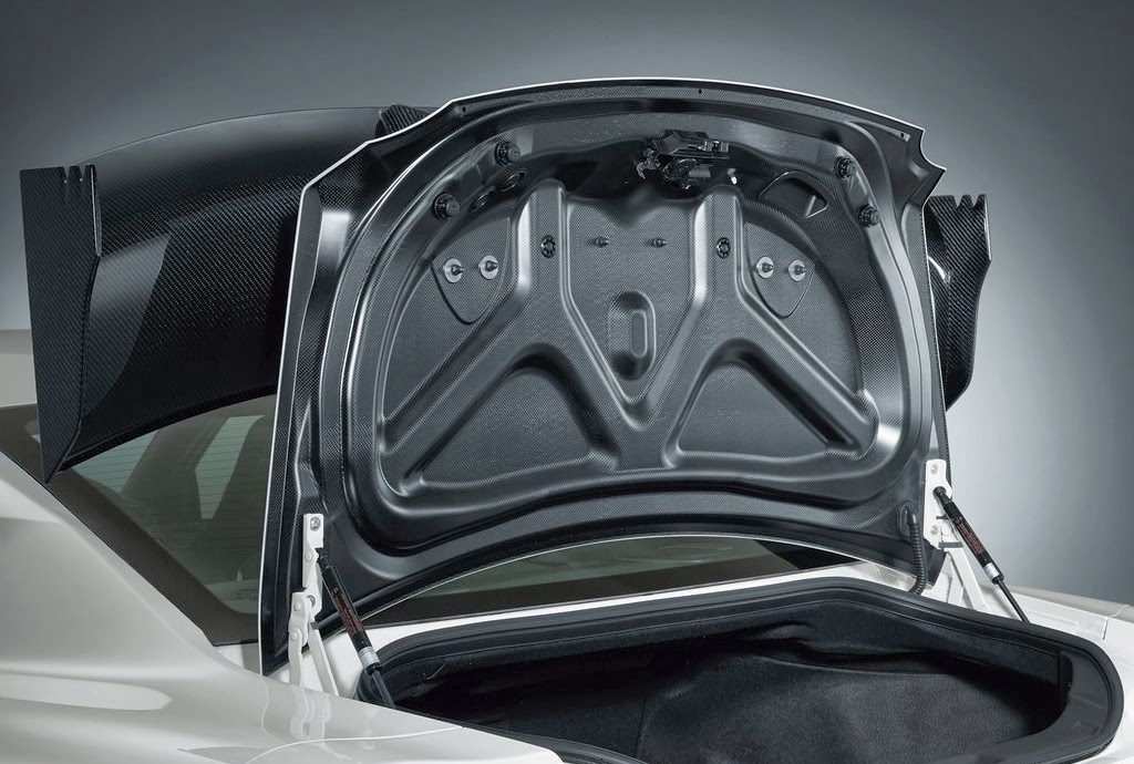 APRESENTAÇÃO: Nissan GT-R (MY 2014). Nissan GT-R NISMO. - COCKPIT AUTOMÓVEL