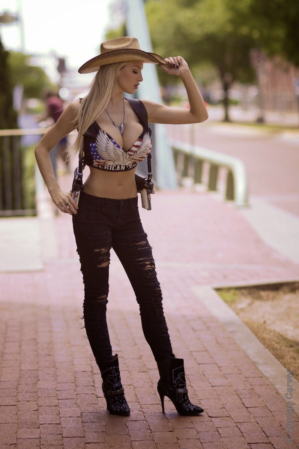 Jordan Carver Gorgeous In Hat And Gun In Streets Big Boobs Jordan Carver