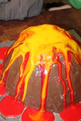 in all honesty: an easy volcano cake that almost worked...