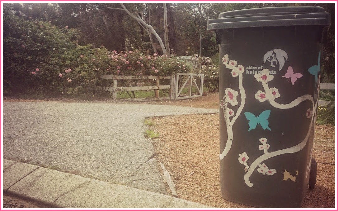 The Muddle-Headed Mamma: Rubbish Bin Art