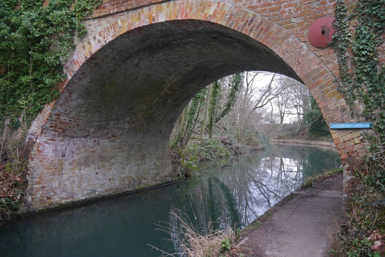 Walking in the country: Dogmersfield Park