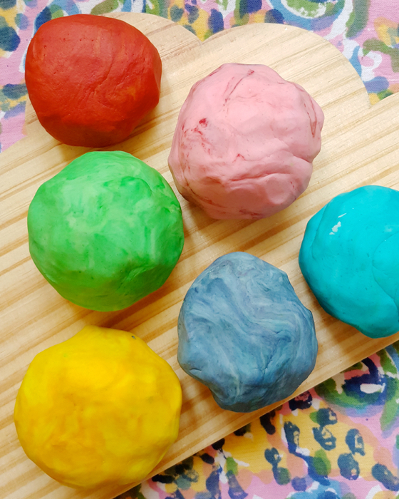 DIY: Masa de colores para jugar! G E N I A L I D A D / Soy un Mix!